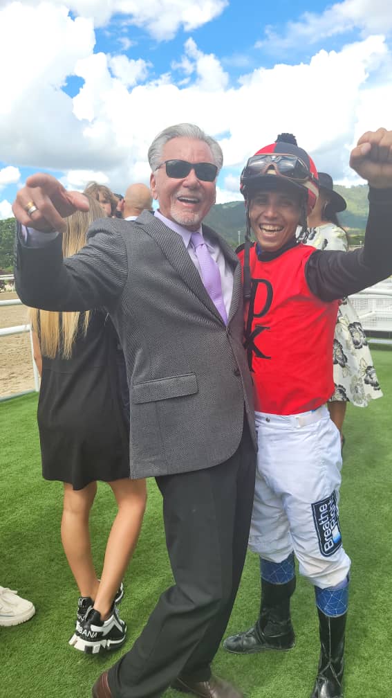 PAOMI POLICE somete con emocionante desenlace a la favorita Philomena ...